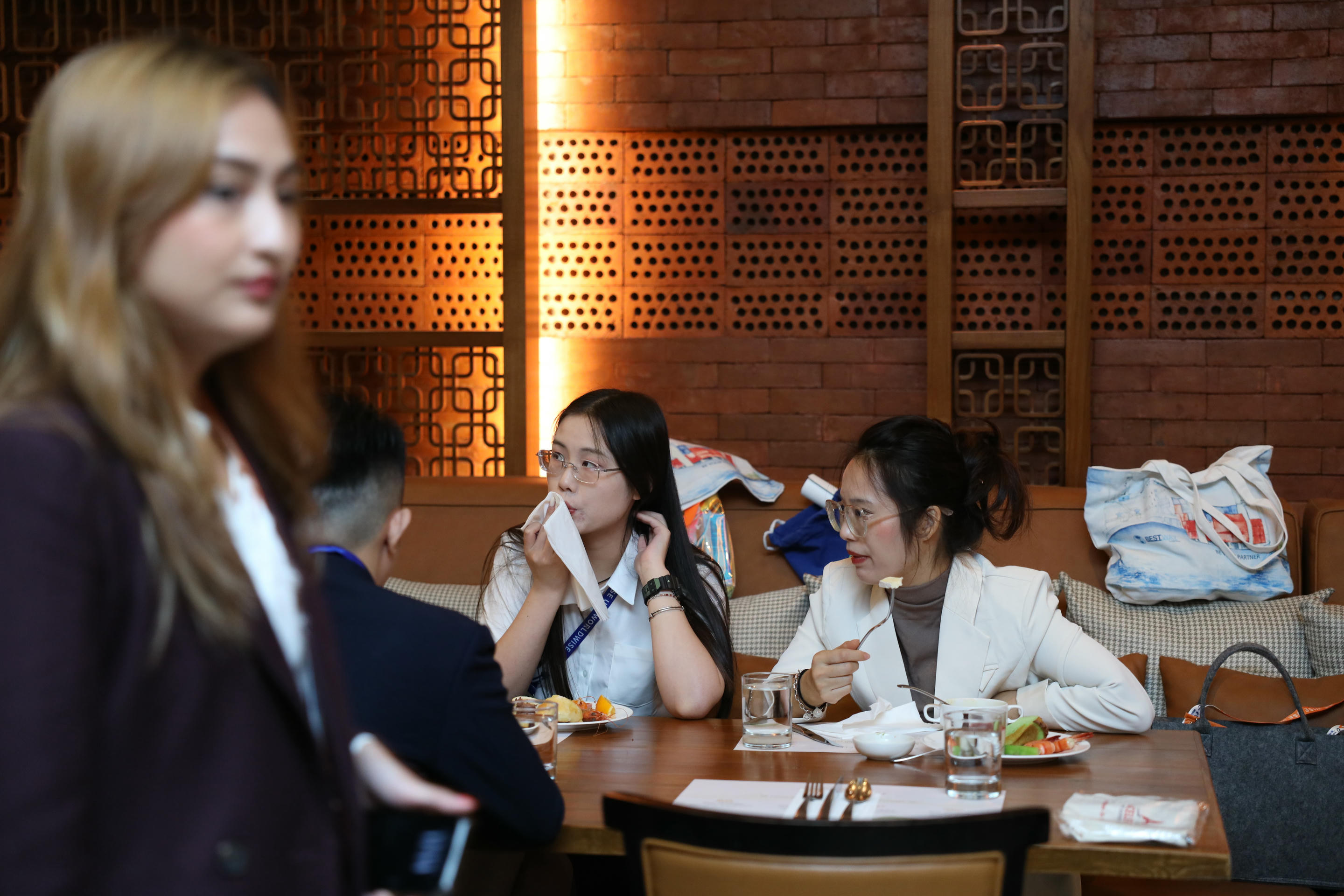 IPHIOS LOGISTICS CORP. - olofamily